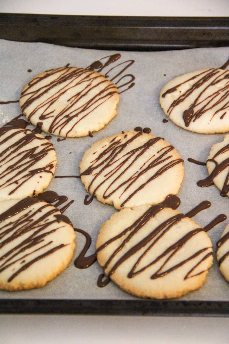 PEPPERMINT DRIZZLE COOKIES - Bake Me a Cookie